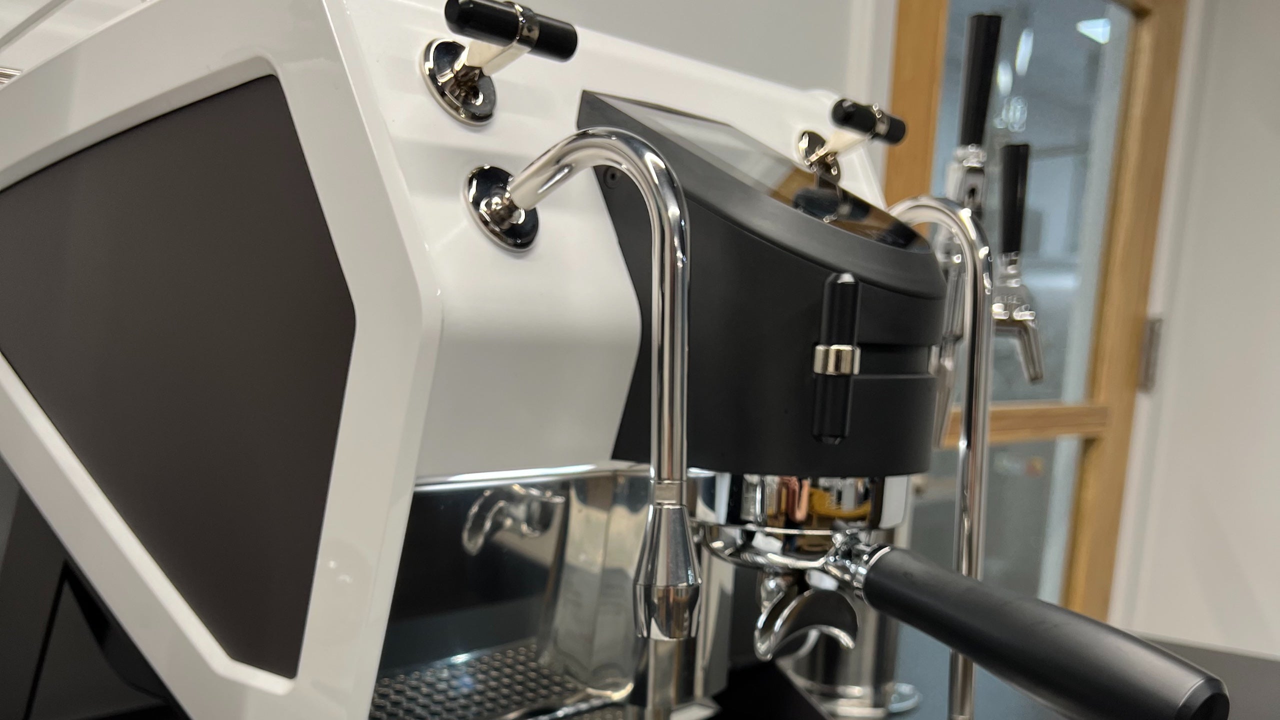 Steel Oak Coffee - HUMAN BEAN CONNECTION